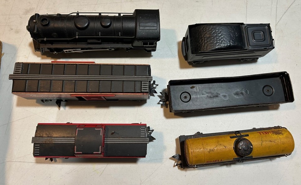 VINTAGE MARX TRAIN SET NO. 25242 ENGINE & 4 CARS, TRACK & TRANSFORMER ...