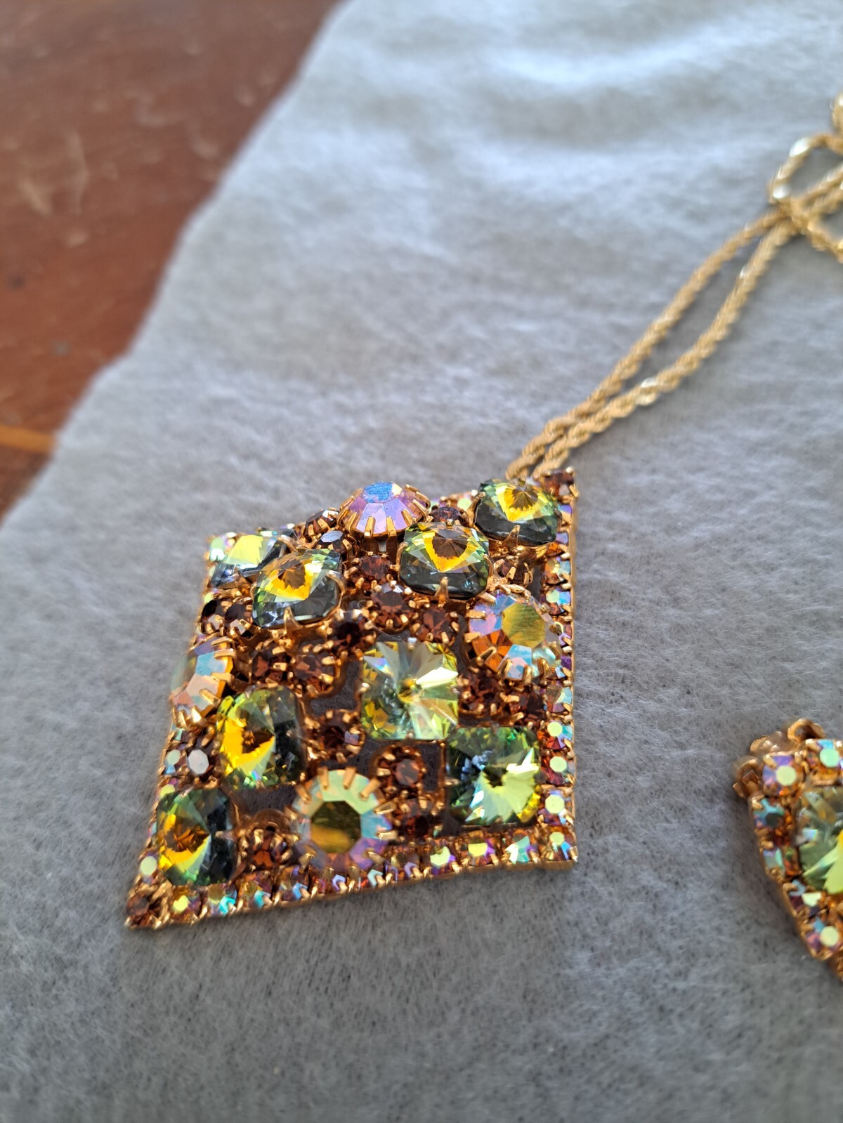 Juliana Brilliant Vintage Carnival Glass Rhinestone … - Gem