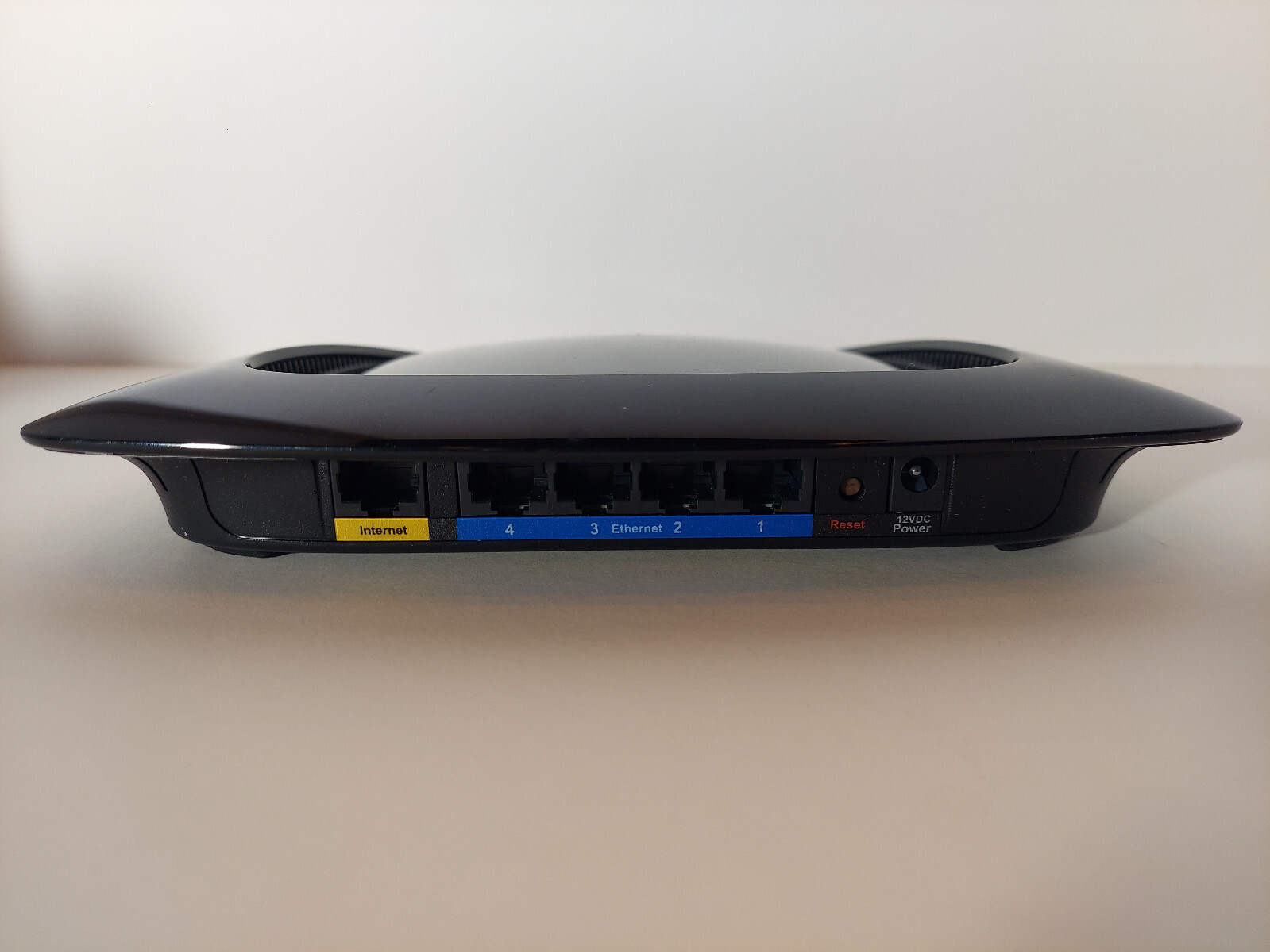 Linksys Ultra Range Plus Wireless -N Broadband Router WRT160N V2 Cisco ...