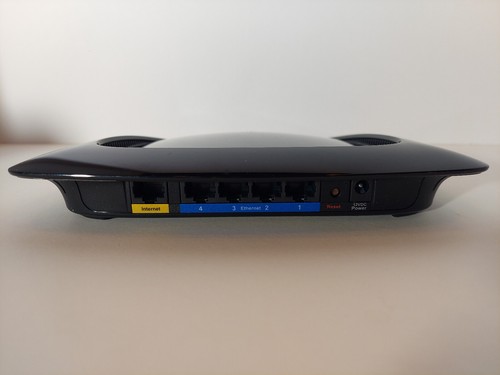 Linksys Ultra Range Plus Wireless -N Broadband Router WRT160N V2 Cisco ...