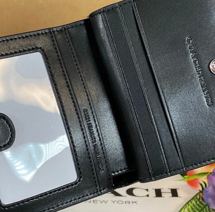 COACH x PEANUTS Snoopy Print Signature Small Snap Wallet Outlet New ...