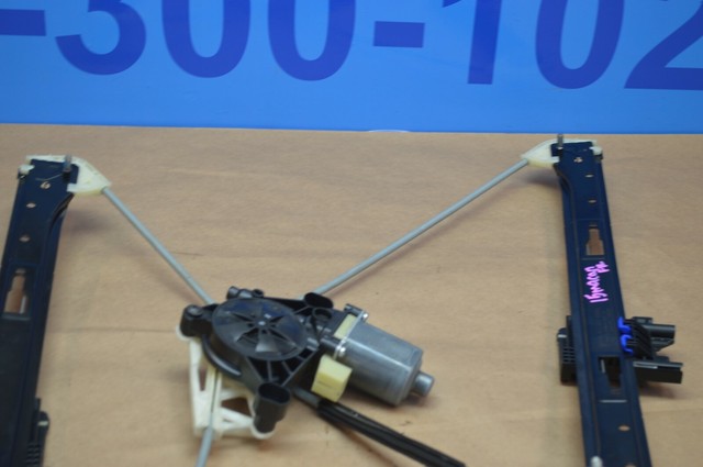 15 Porsche Macan S 95b Front Right Passenger Door Window Regulator ...