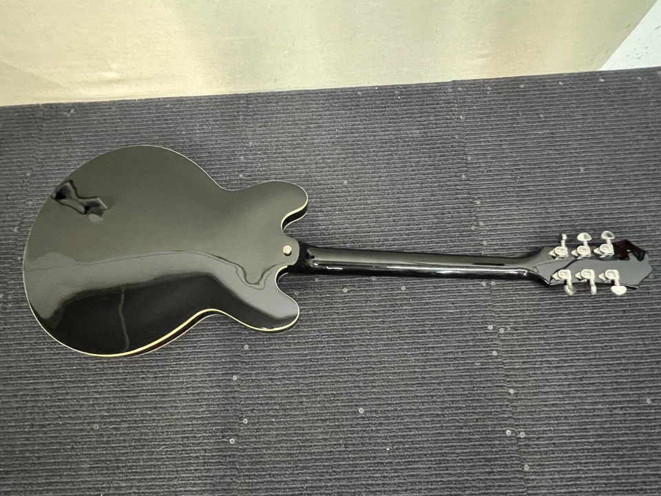 Epiphone DOT EB Semi-Hollowbody Electric Guitar & Road Runner Hard ...