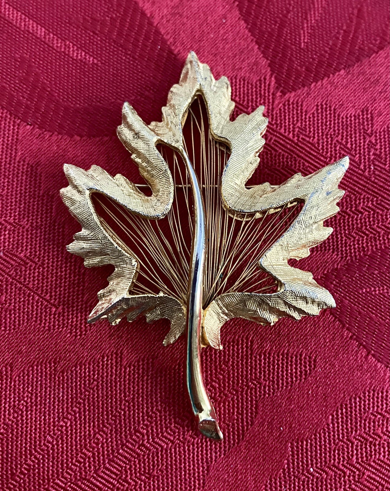Vintage Monet Goldtone Textured Filigree Maple Leaf … - Gem