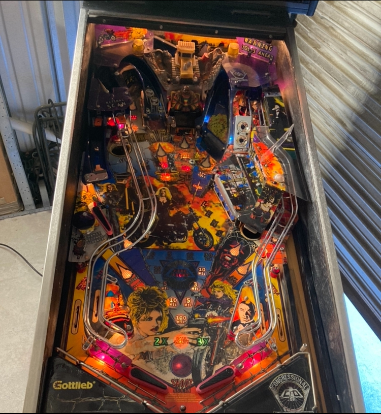 1996 Gottlieb "Barb Wire" pinball machine -Everything works 100% -GOOD ...