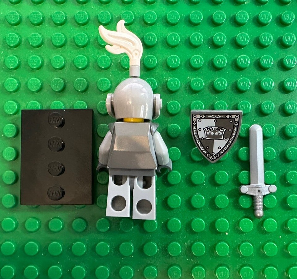 LEGO Heroic Knight complete shield plume Collectible series CMF 9 ...