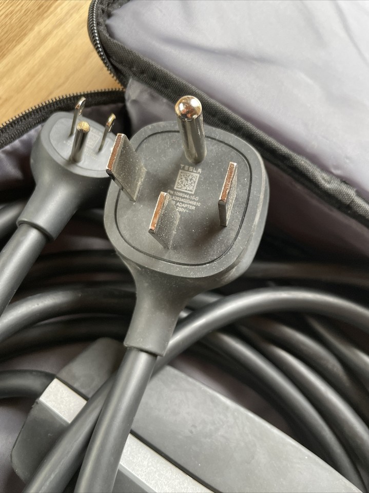 2025 Tesla Cybertruck charger Cyber Truck Mobile Connector charging ...