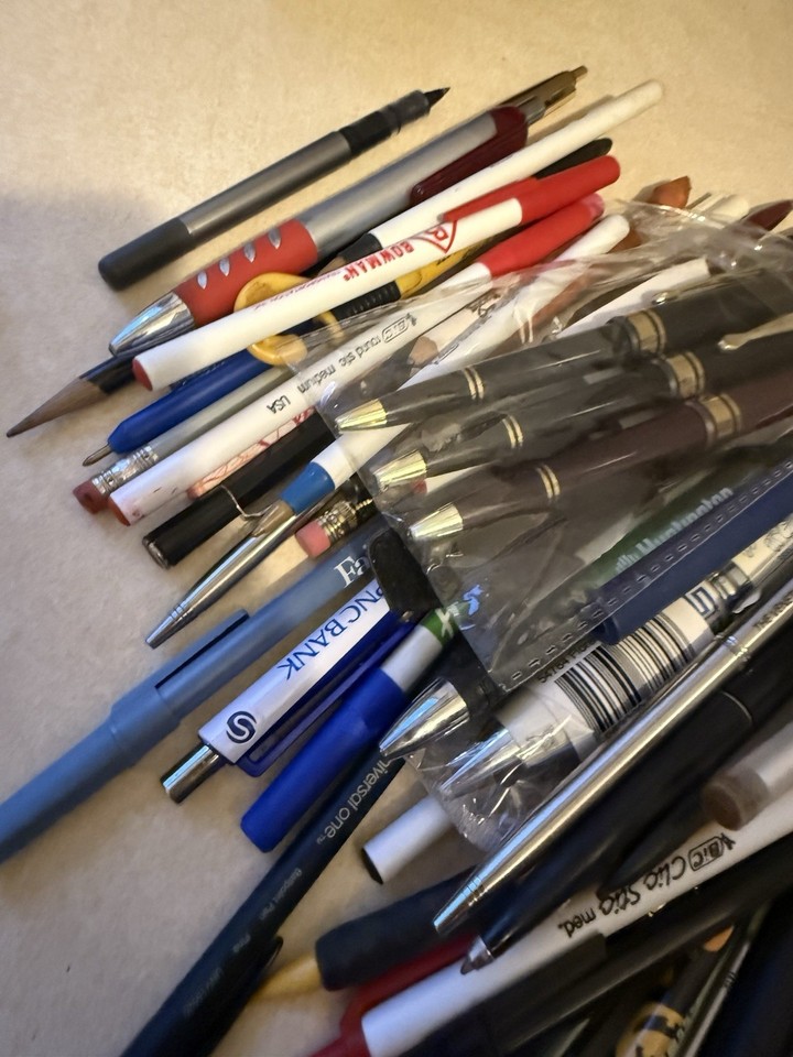 Lot Of Vintage Pens & Pencils Advertising Pens A lot From Cleveland ...