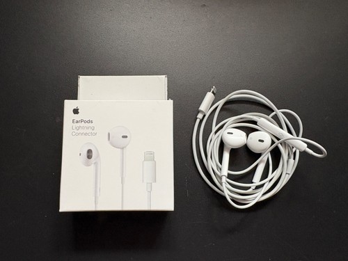 APPLE EarPods Lightning Connector - WHITE - Excellent Condition with ...