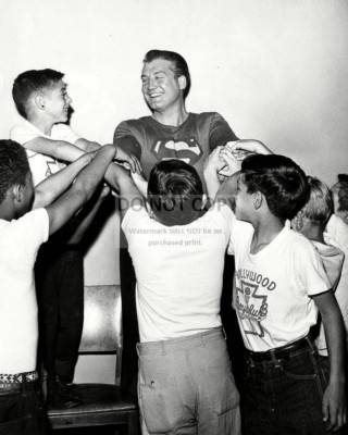 GEORGE REEVES IN "ADVENTURES OF SUPERMAN" WITH KID FANS - 8X10 PHOTO ...