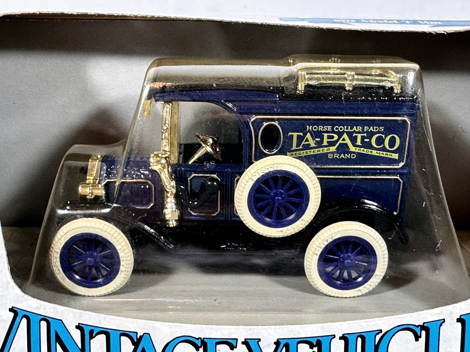 1913 FORD Model T Van NIB 1:43 Scale ERTL White Tires 'VINTAGE VEHICLES ...