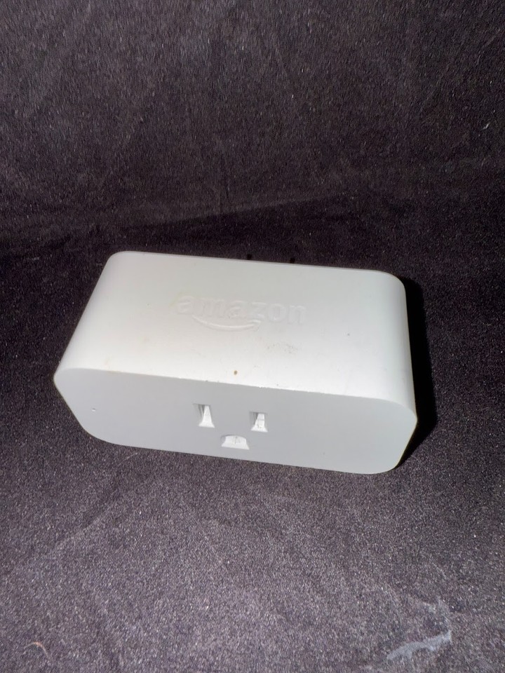 Amazon Smart Plug - White Amazon Smart Plug works with Alexa to add voice 841667145075| eBay