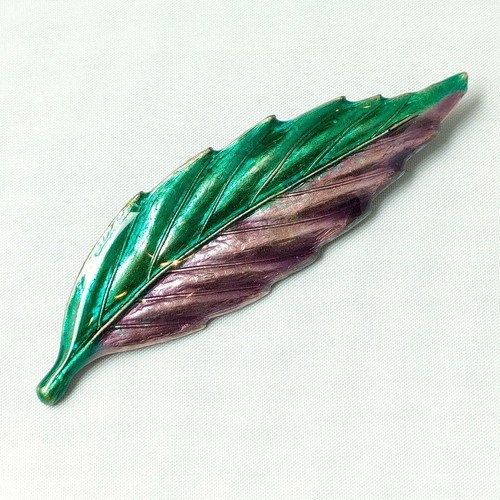 Shippo ware: Colorful aurora-finished leaf brooch; also suitable as an ...