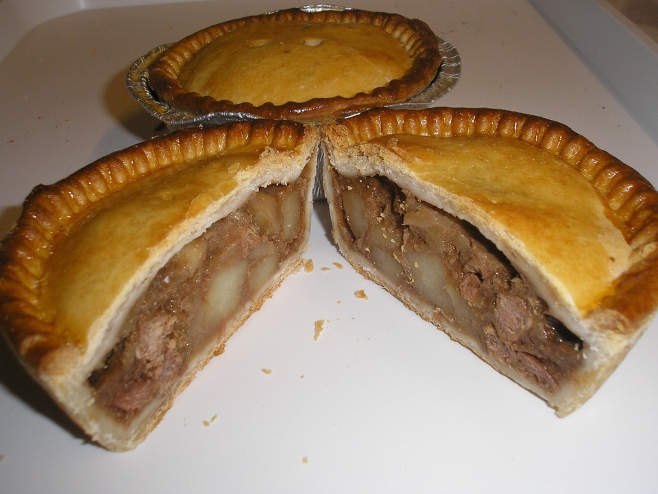 SPECIAL OFFER - 6 assorted meat pies ONLY £24.49 Wilson's family bakery ...