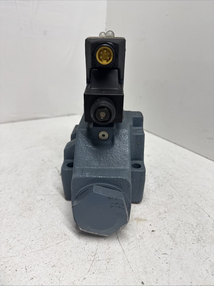 CONTINENTAL HYDRAULICS VSD08M-2A-G3B5H-60L-A Valve 3500psi 120v **USED ...