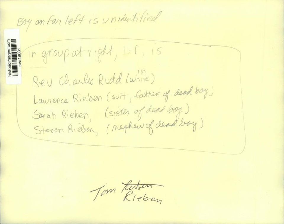 Press Photo Reverend Charles Rudd With Family at Funeral for Tom Rieben ...