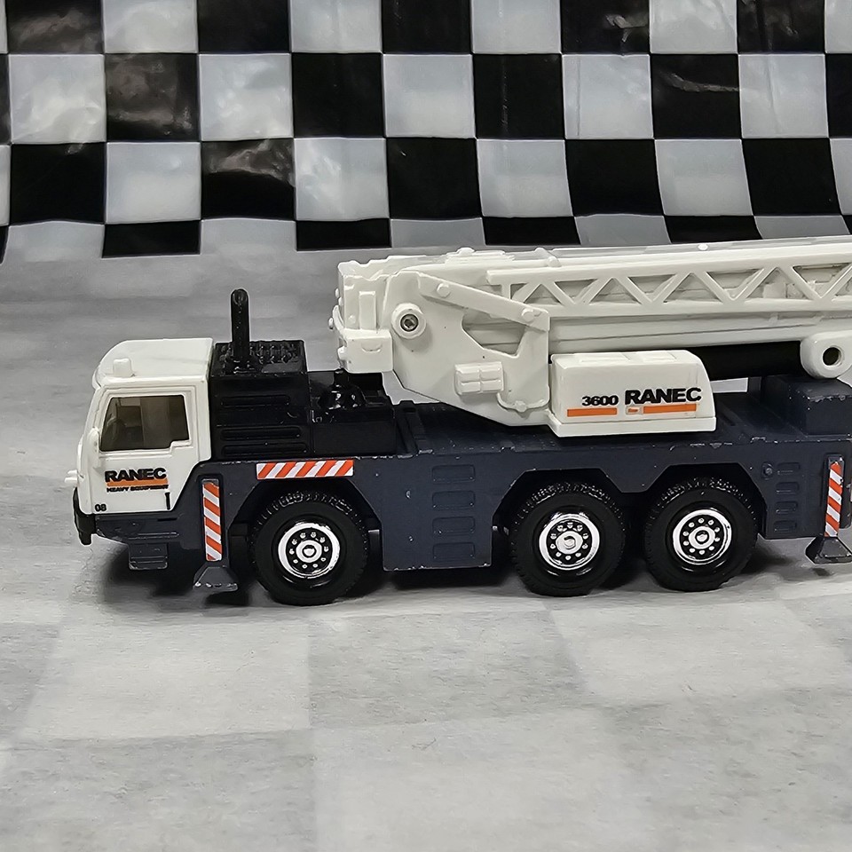 Matchbox Real Working Rigs MBX Mobile Crane - RANEC Construction Loose ...
