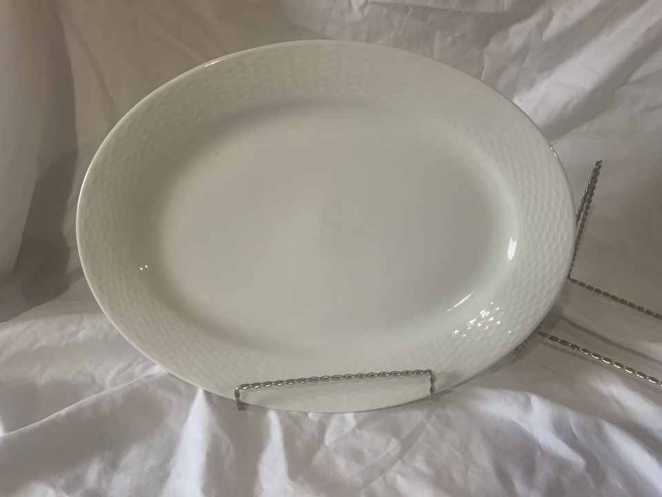 TableTops Unlimited Gallery Capri White Basketweave Oval Serving ...