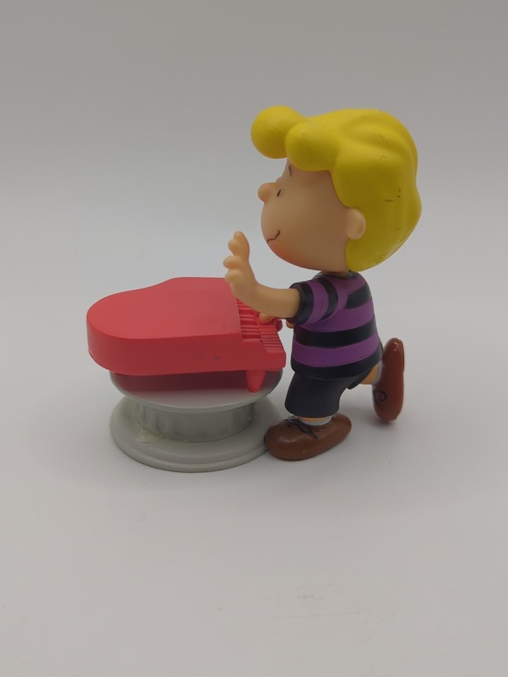 Peanuts Schroeder Character From Charlie Brown with Red Piano Toy 3 ...