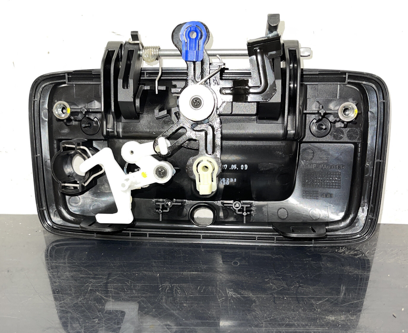 2016 - 2019 Chevy Silverado GMC Sierra Liftgate Handle OEM-84203910 ...