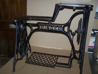 Sewing Machines - Singer 29-4