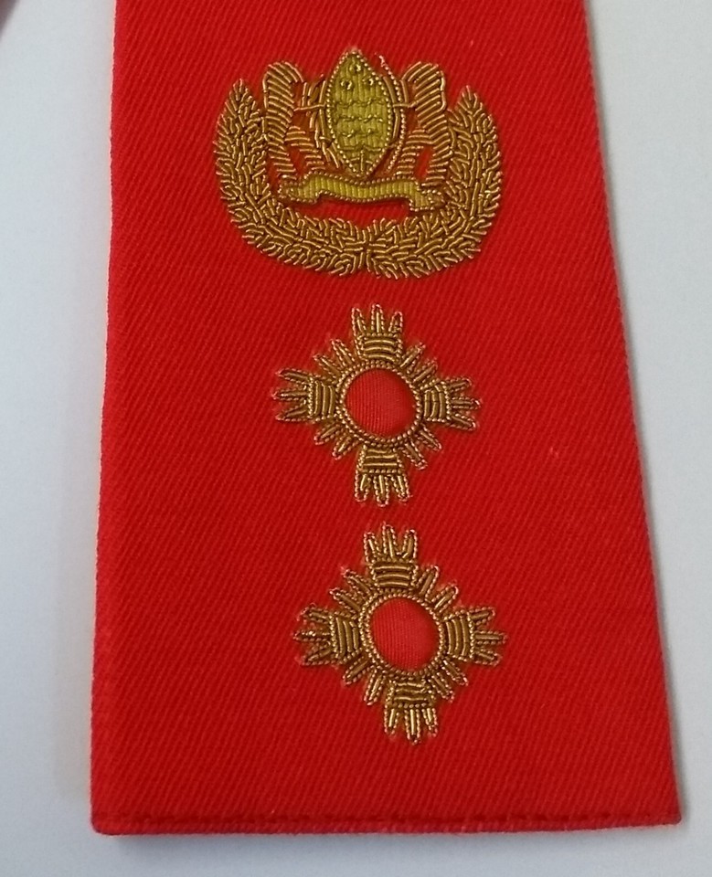 BDF Colonel Rank Shoulder Slide & Gold Raised Insignia Botswana ...