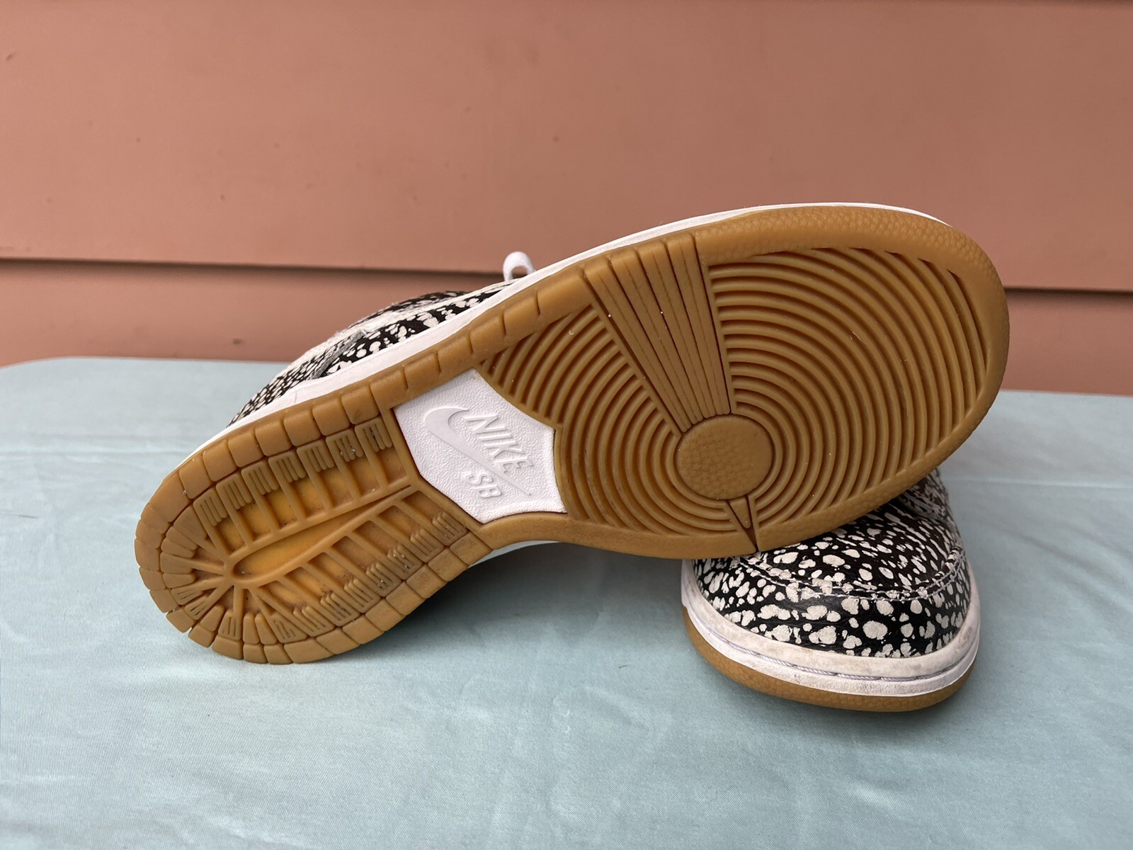 RARE Nike SB Dunk Low Road Elephant Print White Cemen… - Gem