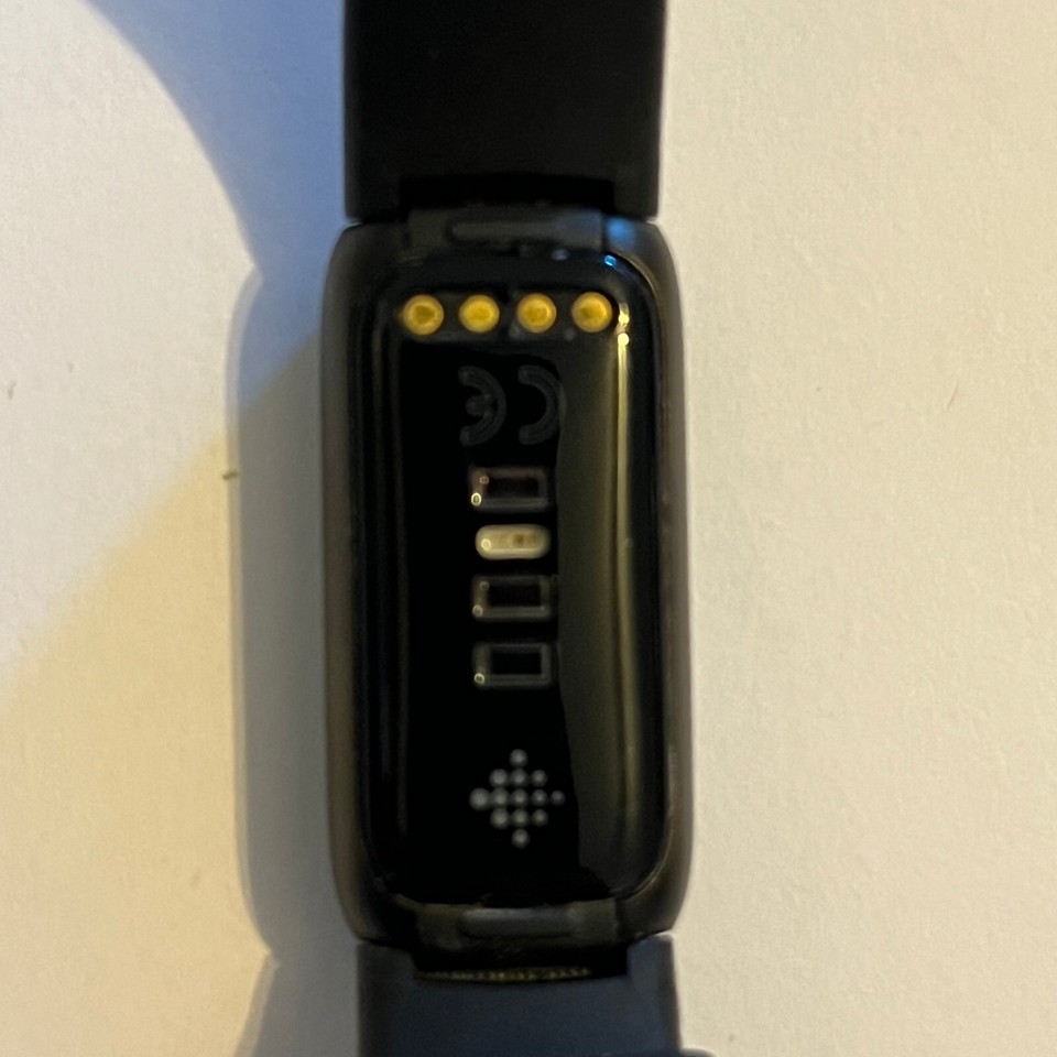 Fitbit Luxe - Fitness & Wellness Activity Tracker FB422 Heart Rate ...