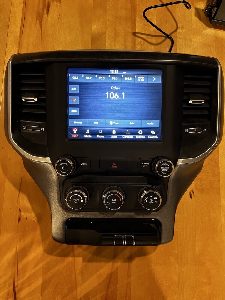 *SCREEN REPAIR SERVICE* 18 RAM TRUCK OR JEEP 8.4 UCONNECT 4C Radio ...