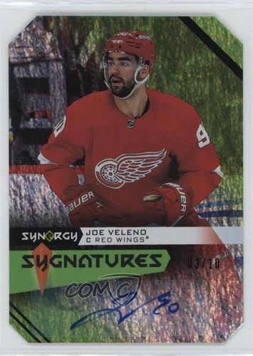 2023-24 Upper Deck Synergy Sygnatures Green Moonwalker /10 Joe Veleno # ...