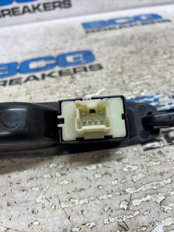 2019 Renault Clio Drivers Rear Left Electric Window Switch 829507217R ...