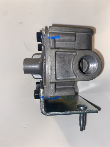 Bendix Air Brake R-12 Relay Valve 909828 for sale online | eBay