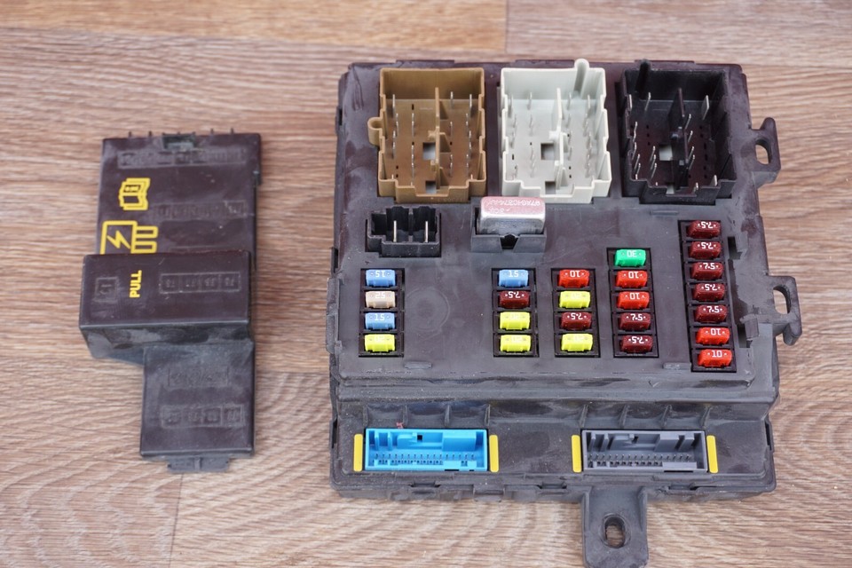 2005-2007 Ford Five Hundred Mercury Montego Body control module 5t5t ...