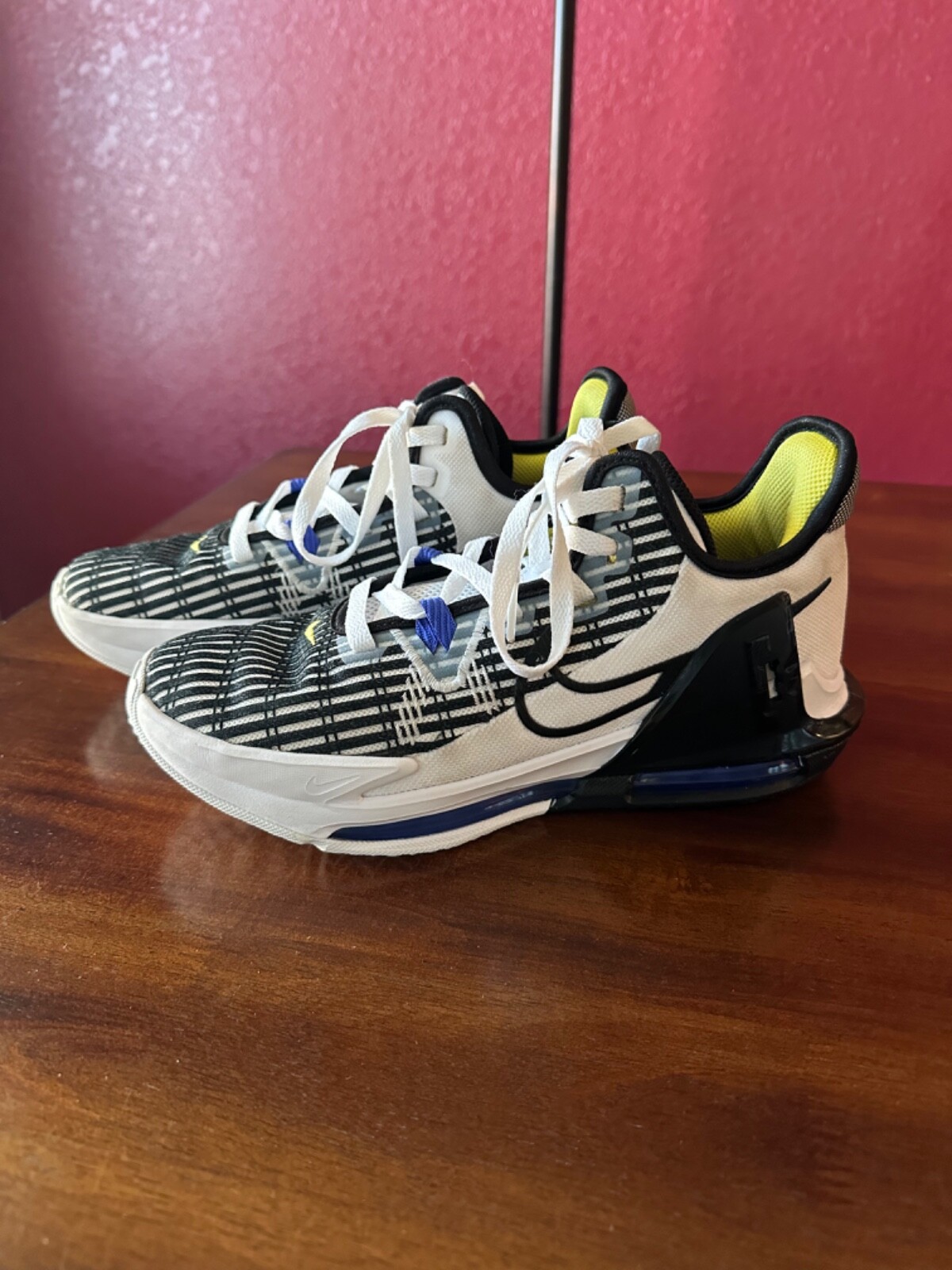 Nike Lebron Witness VI Persian Violet White Size 7 - Gem