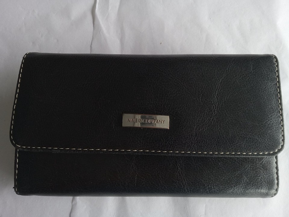 Nine West black leather tri-fold wallet w/ checkbook cover. Excellent ...