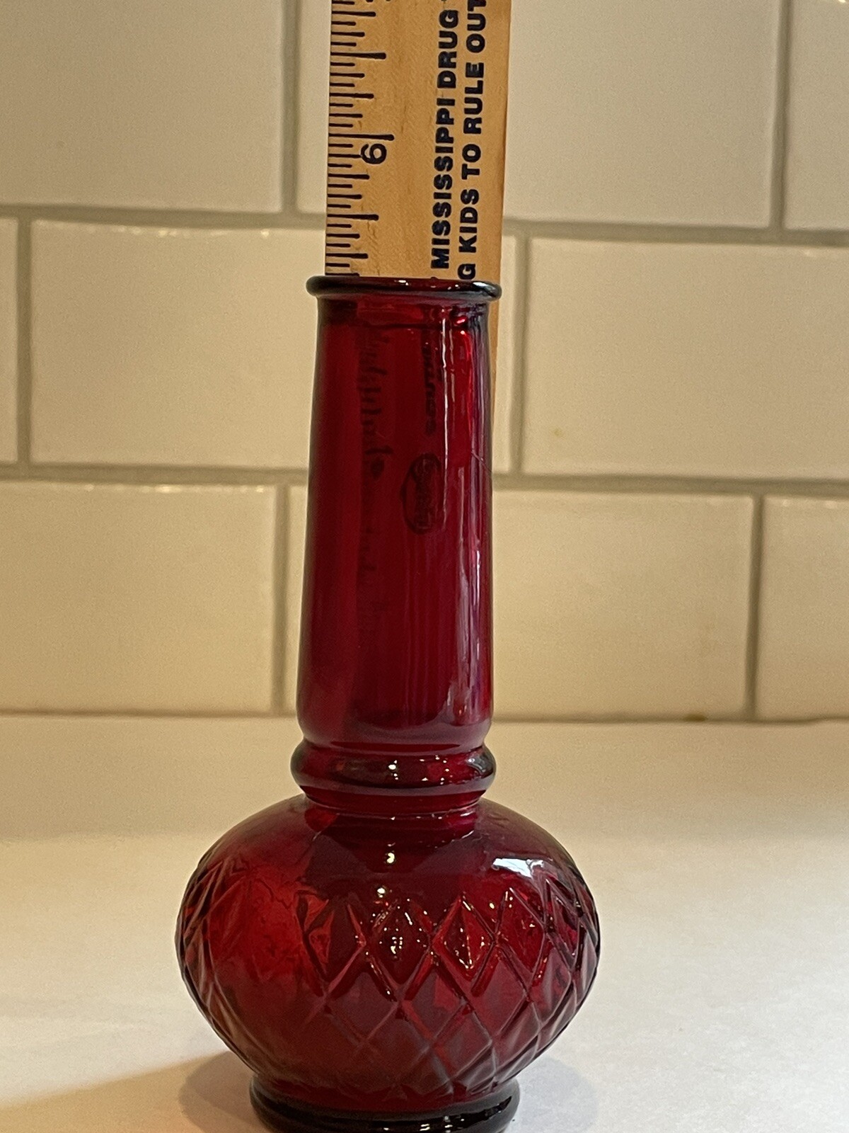 VINTAGE RUBY RED AVON GLASS GENIE SHAPED PERFUME BOTTLE DECANTER | eBay.de