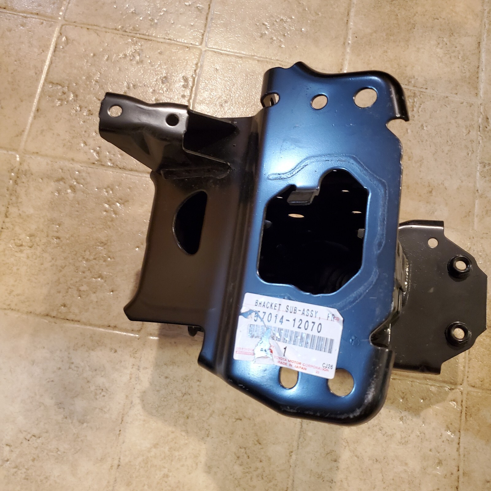 Toyota 5701412070 Left Bumper Impact Bar Bracket for sale online | eBay