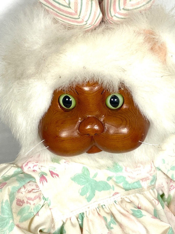 VTG Robert Raikes Charmaine Girl Cat CADD 7277/7500 White w/Clothes and ...