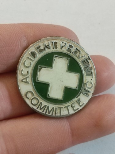 Broche Croix Verte Accident Prévention Committee Rochester N.Y 8,9 g | eBay