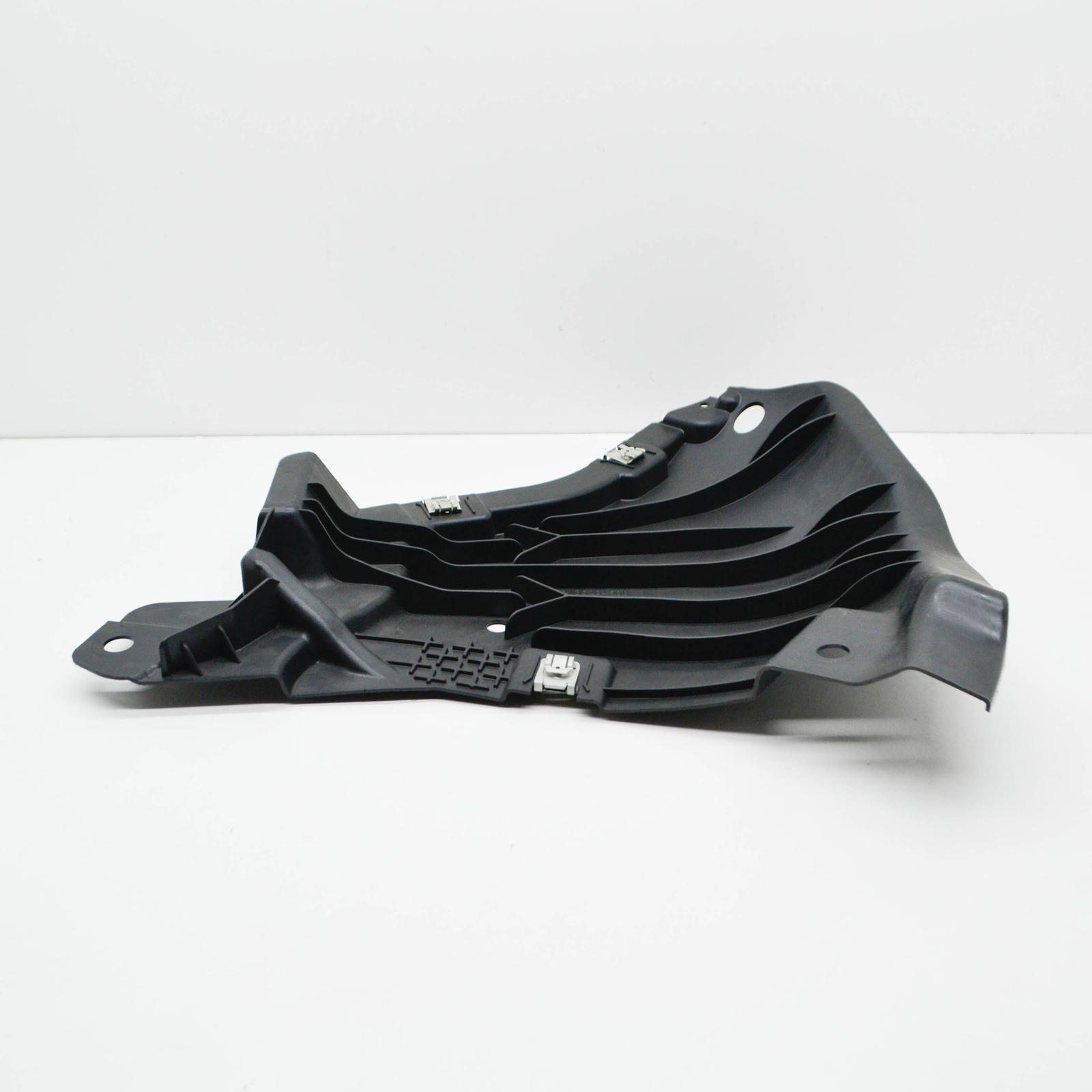 MB E W213 Front Left Engine Compartment Undercover Cover A2135204500 ...