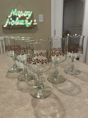 5 Christmas Wine Glass Stemware Goblets Holly Berry Ribbon Pattern ...