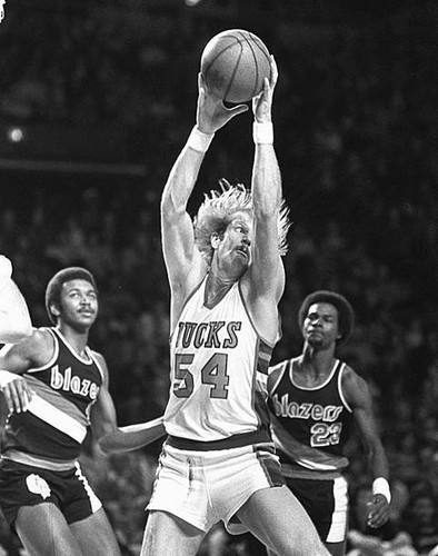 Kent Benson Of The Milwaukee Bucks 1970s Old Basketball Photo | eBay