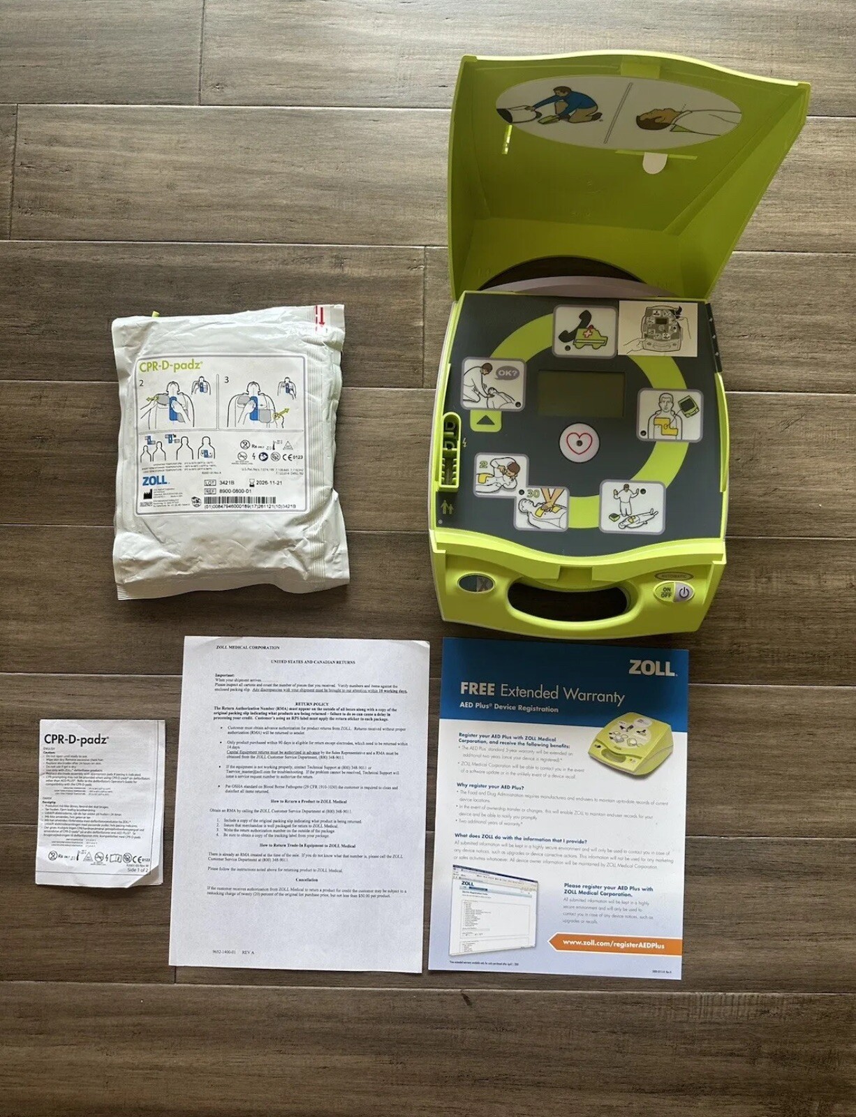 Zoll AED Plus Defibrillator with Pads Batteries and Carry Case Padz ...