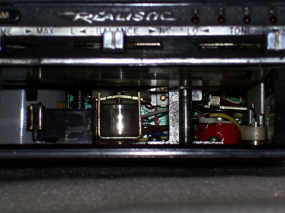 REALISTIC 12-1802 car 8-track player Nice working Condition See the ...