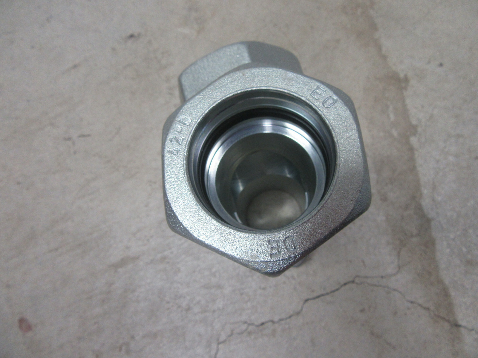 Parker EL42ZLCF EO2 Swivel Nut Run Tee 42mm x 42mm x M52x2 for sale ...