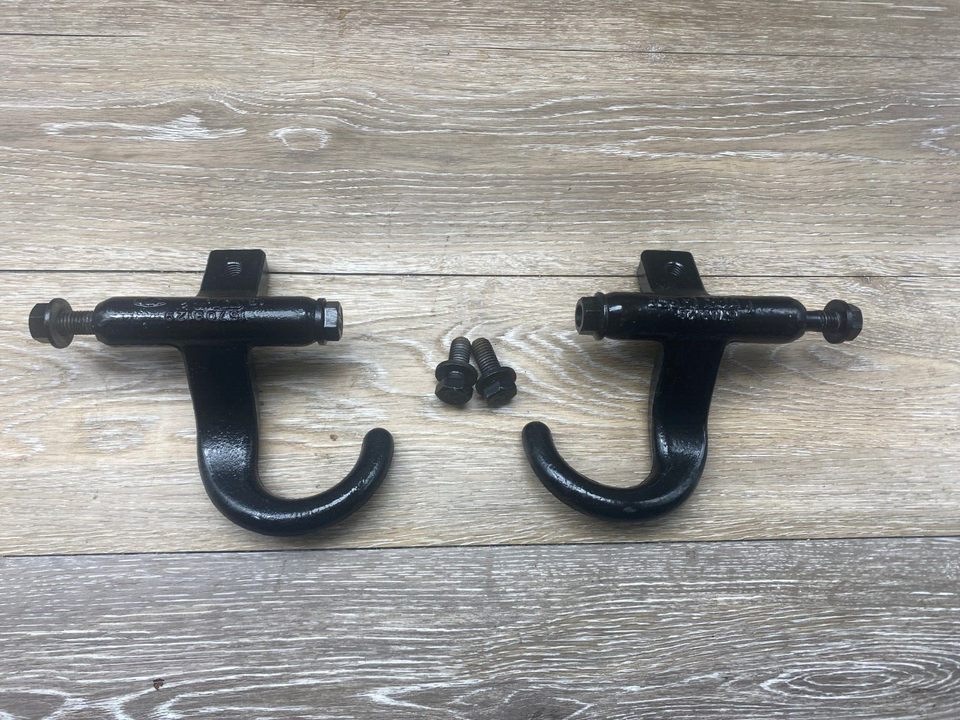 99-06 Chevy Tahoe Yukon Silverado Sierra Set Tow Hooks Bolts 15709129 ...
