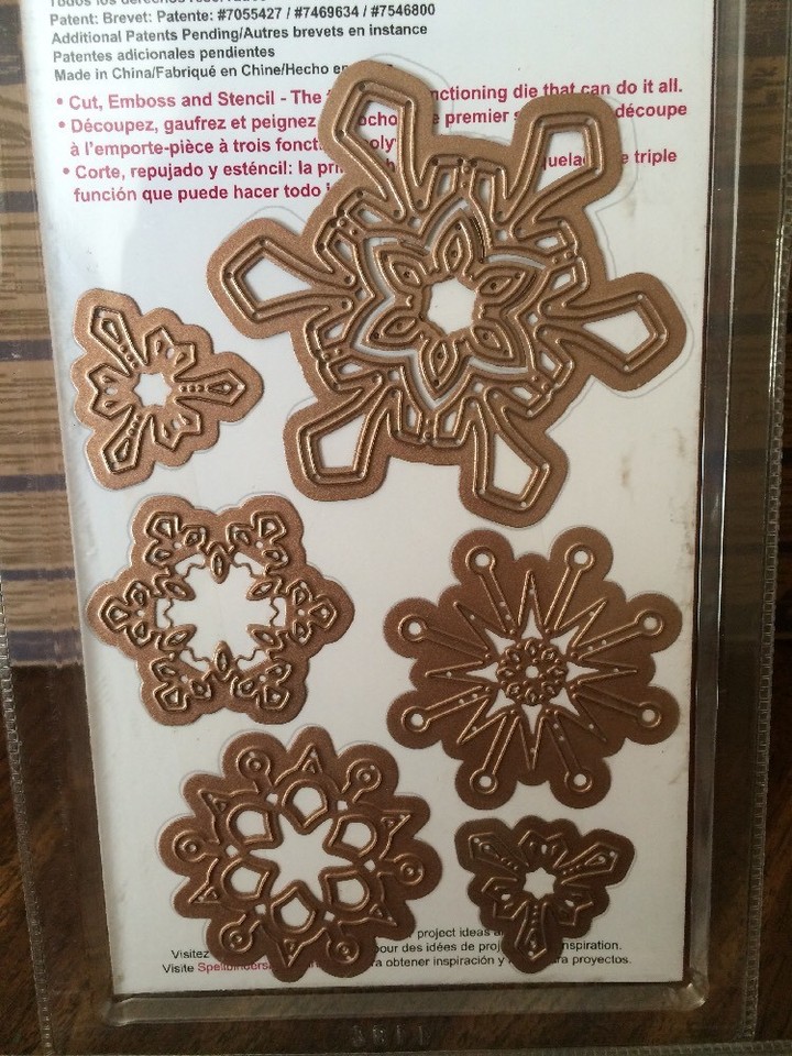 Spellbinders Shapeabilities Create-A-Flake Four Cut Emboss Stencil 7 ...