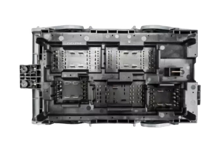 Fuse Box Relay Junction Block 22798217 OEM Cadillac Chevrolet GMC 2010 ...