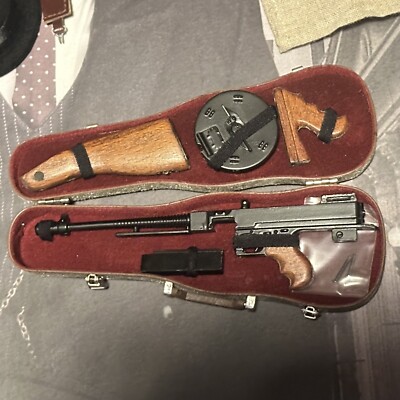 DID 1:6 T80093 Chicago Gangster John- Tommy Machine Gun and Violin Case ...
