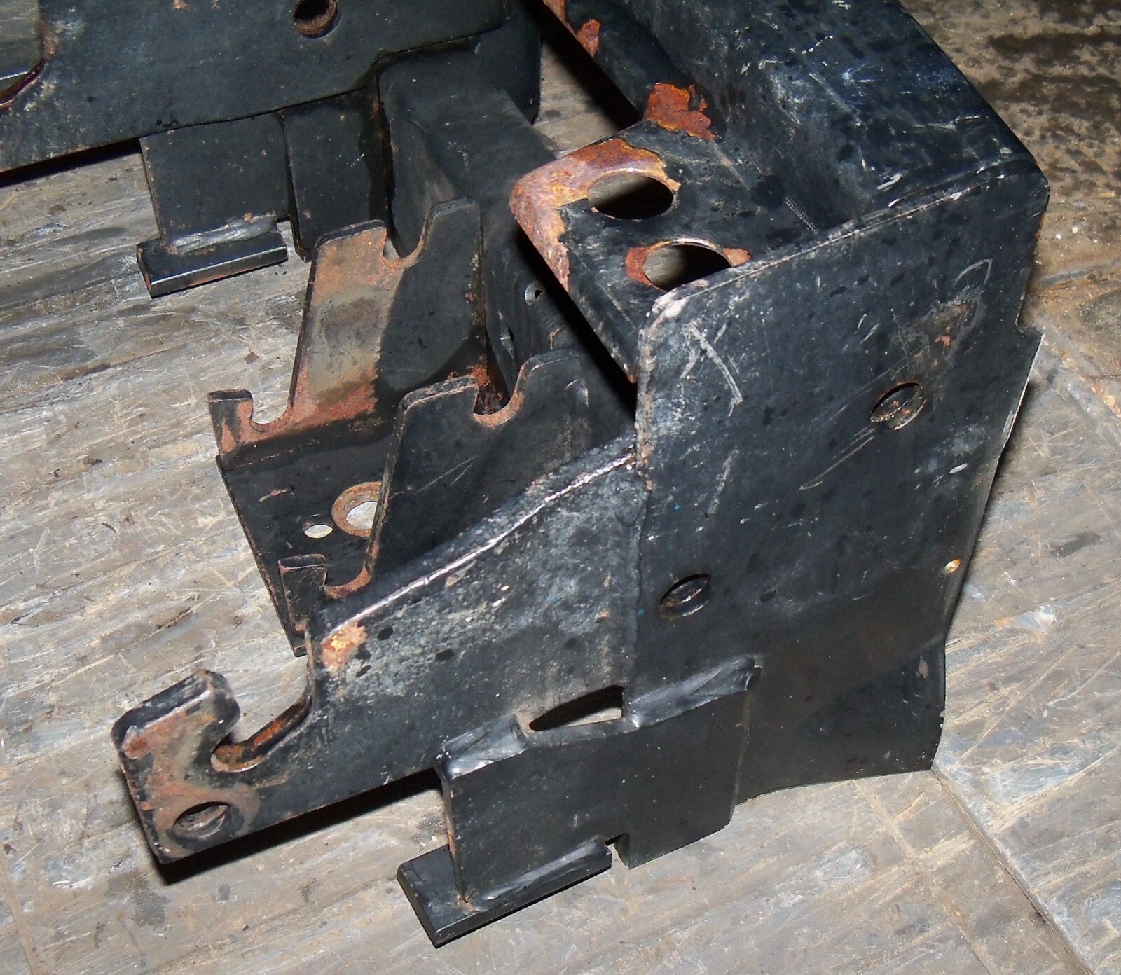 John Deere 316 Onan 318 322 332 Bumper Frame Squeezer Implement Adapter ...